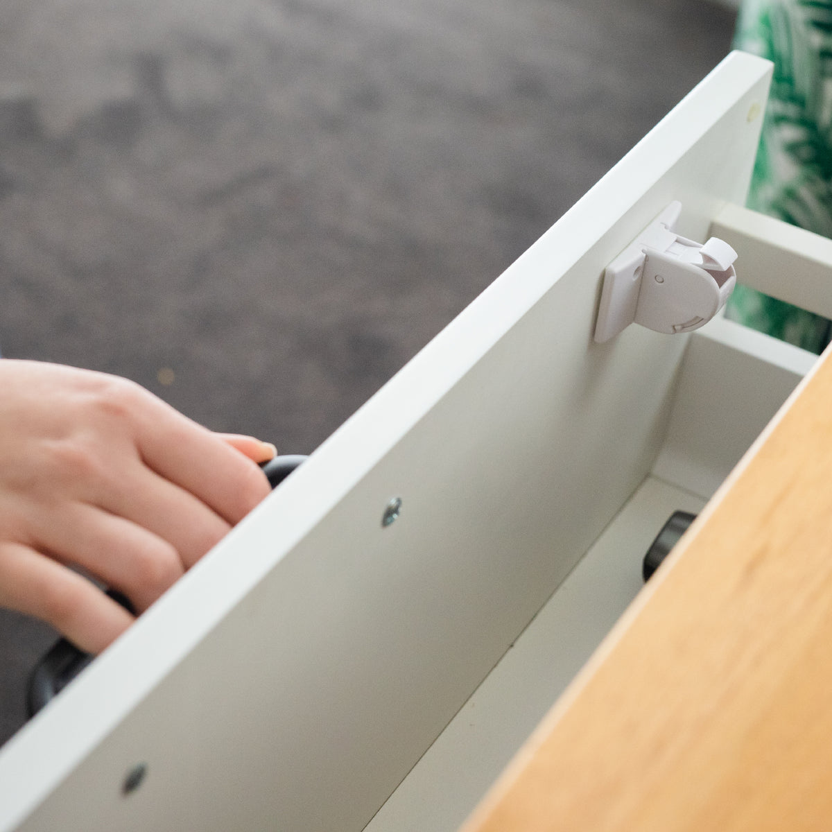 Magnetic Cabinet & Drawer Locks - 8 Pack With 1 Key – Perma Child Safety US
